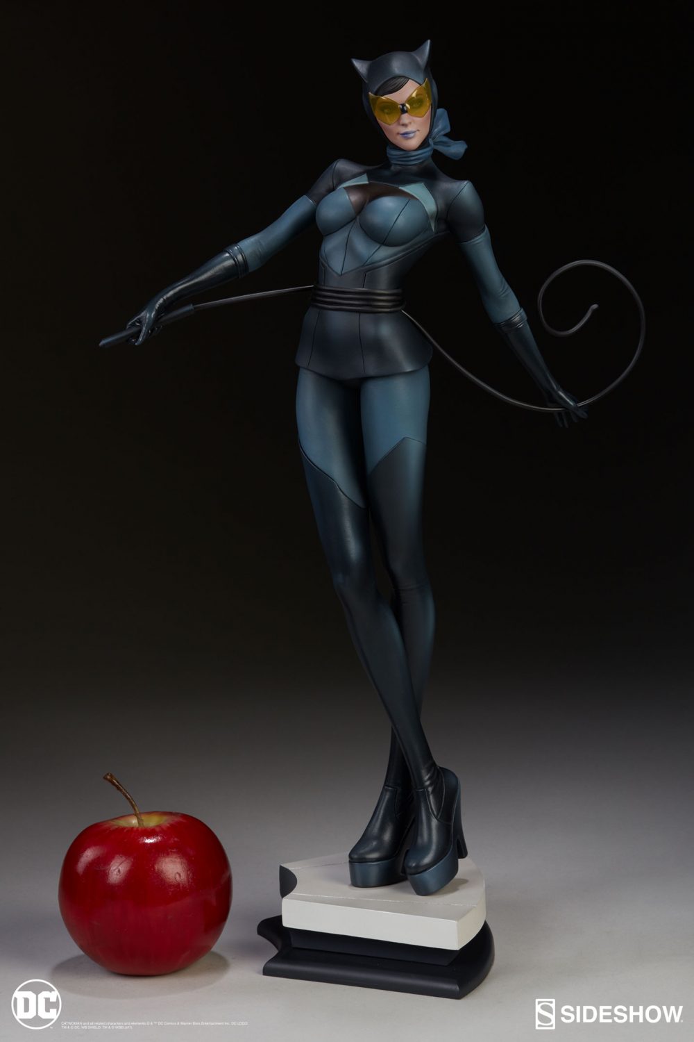 Sideshow Collectibles Catwoman Statue Designed By Artist Stanley ...