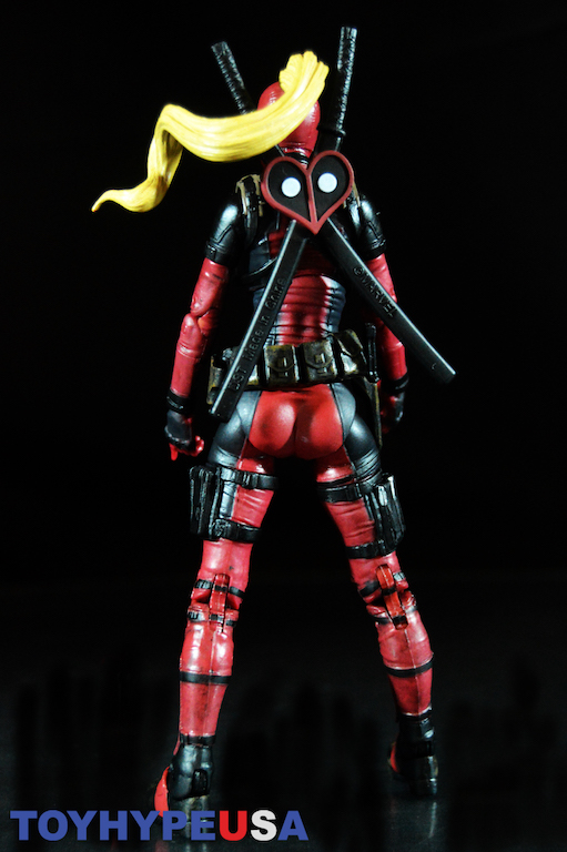 Diamond Select Toys Marvel Select Lady Deadpool Figure Review