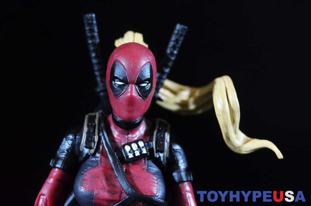 Diamond Select Toys Marvel Select Lady Deadpool Figure Review