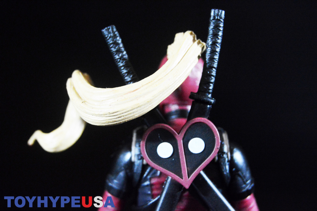 Diamond Select Toys Marvel Select Lady Deadpool Figure Review