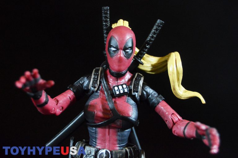 Diamond Select Toys Marvel Select Lady Deadpool Figure Review