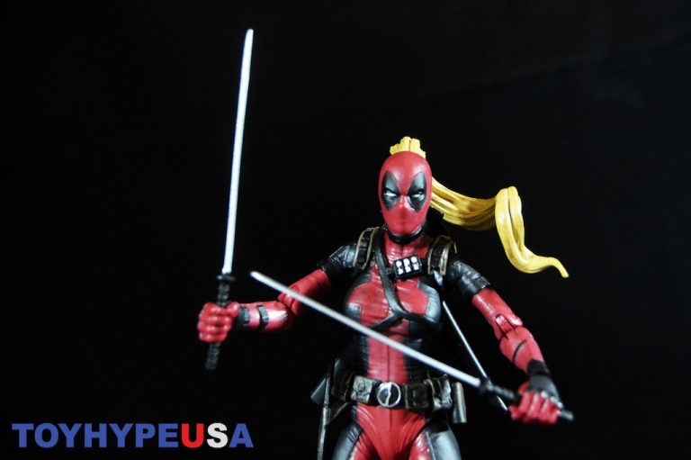 Diamond Select Toys Marvel Select Lady Deadpool Figure Review