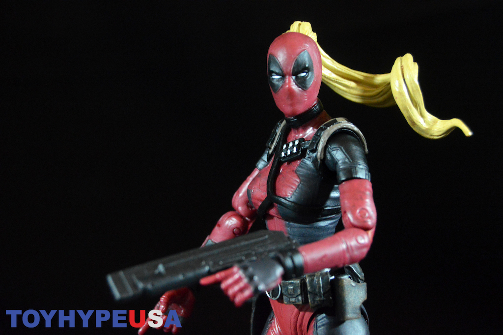 Diamond Select Toys Marvel Select Lady Deadpool Figure Review