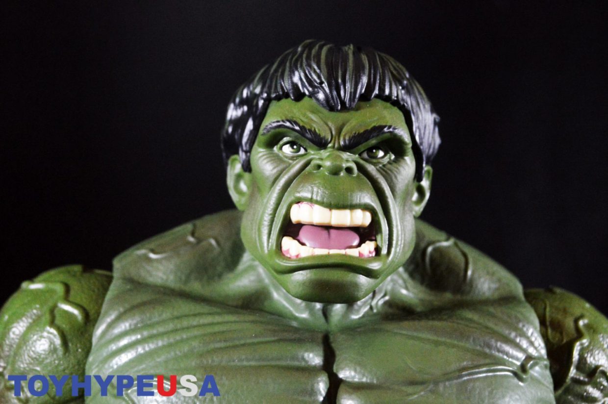 Hasbro Marvel Legends 12" Hulk Figure Review & Giveaway