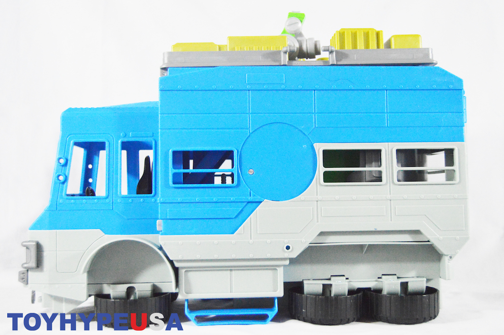 Playmates Toys Ben 10 Rustbucket Transforming Vehicle To Playset Review