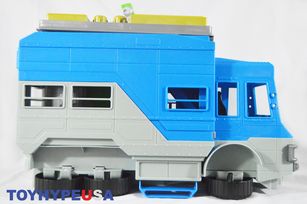 Playmates Toys Ben 10 Rustbucket Transforming Vehicle To Playset Review