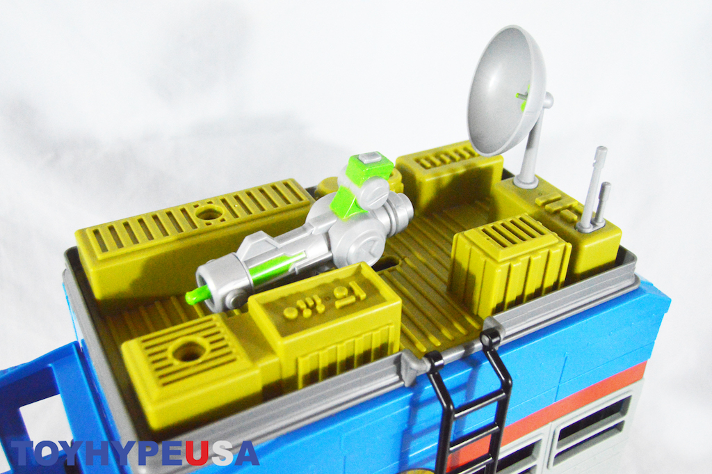 Playmates Toys Ben 10 Rustbucket Transforming Vehicle To Playset Review