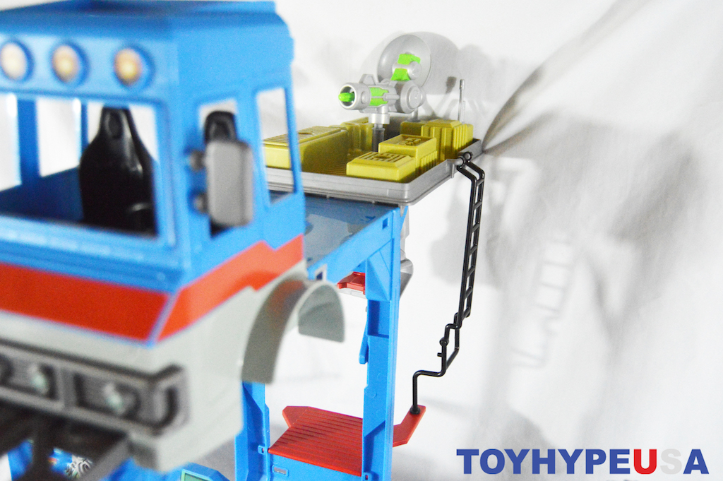 Playmates Toys Ben 10 Rustbucket Transforming Vehicle To Playset Review