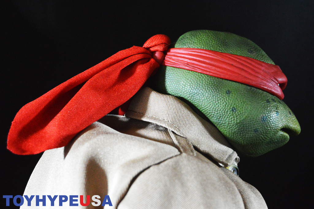 NECA Toys Teenage Mutant Ninja Turtles 1/4" Raphael In Disguise Figure ...