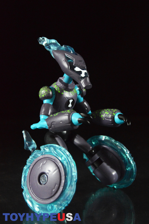 Playmates Toys Ben 10 Series 4 – Omni-Enhanced Overflow & XLR8 Figures ...