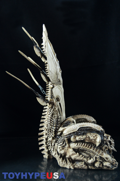 NECA Toys Predator – Bone Throne Diorama Review