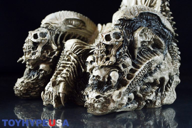 NECA Toys Predator – Bone Throne Diorama Review