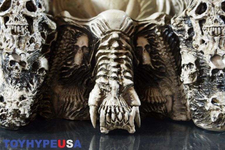 NECA Toys Predator – Bone Throne Diorama Review