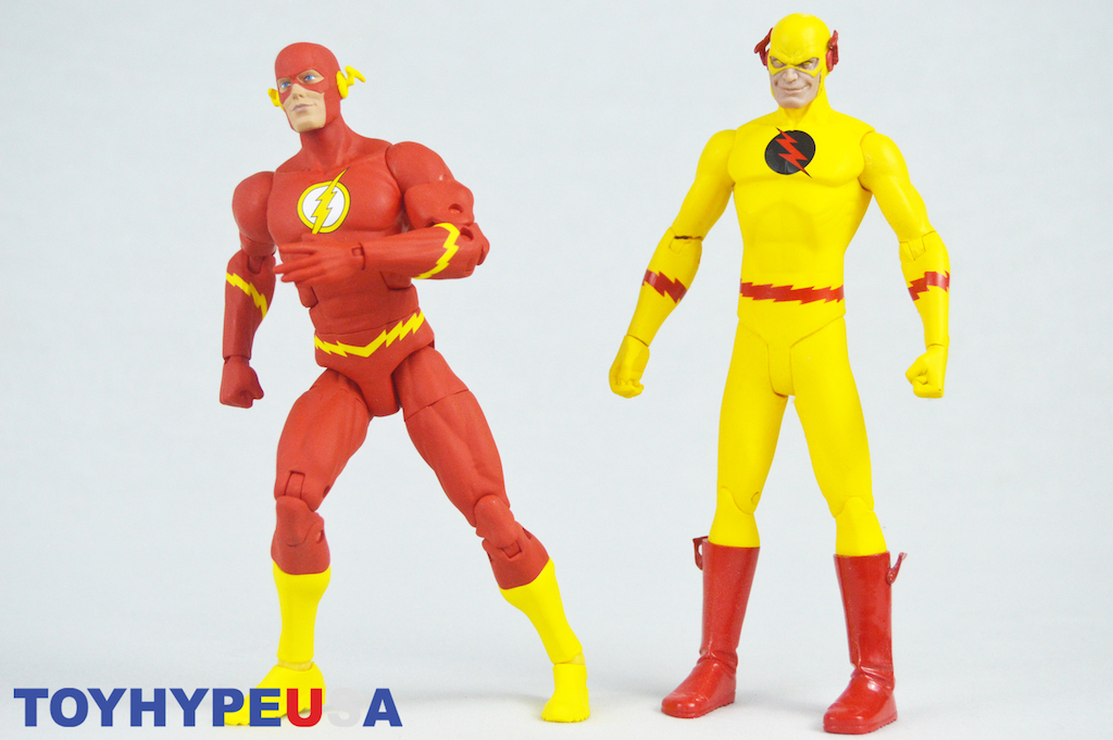 DC Collectibles - DC Essentials The Flash Figure Review