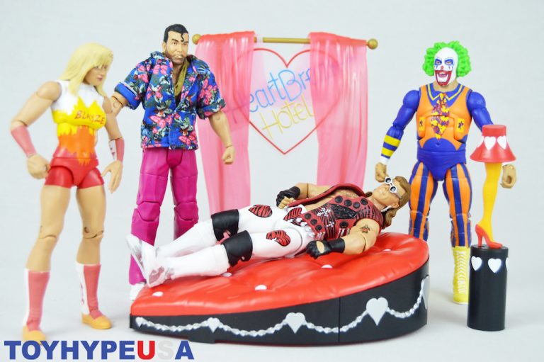 Mattel WWE Flashback Series 2 - The Heartbreak Hotel Interview Set ...