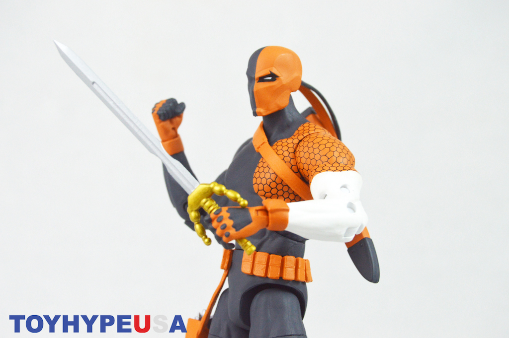 DC Collectibles – DC Essentials Deathstroke Figure Review