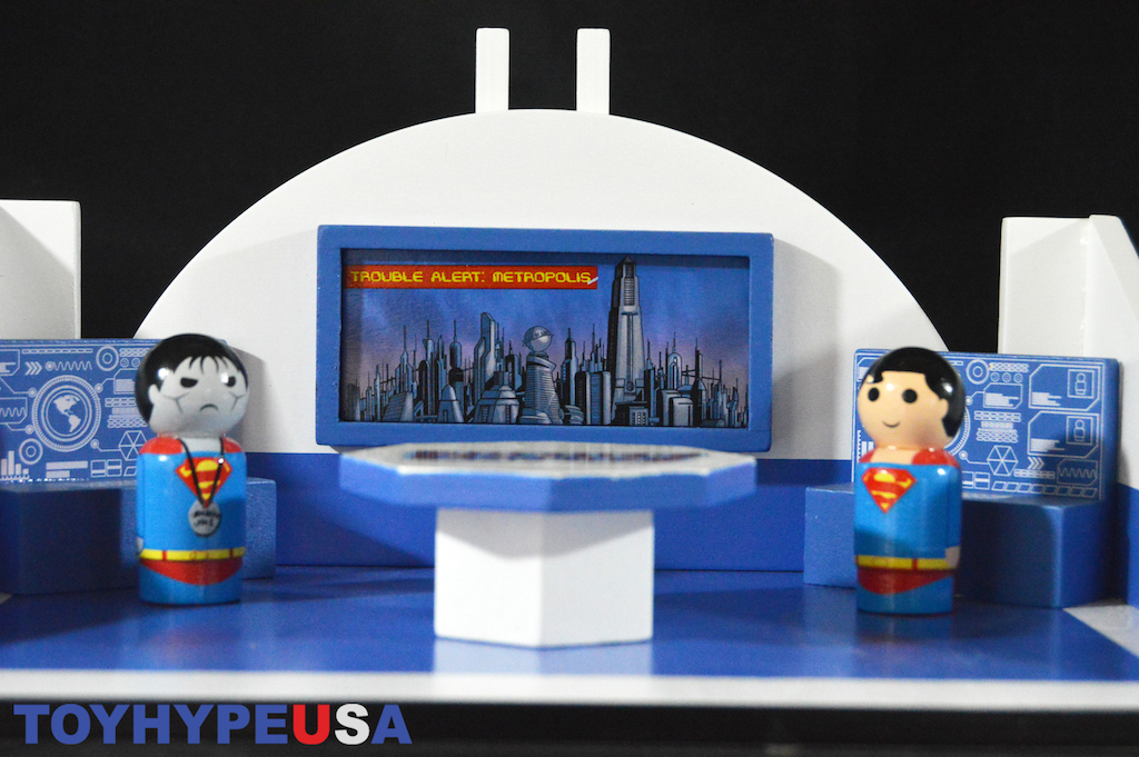 Bif Bang Pow! Hall Of Justice Playset & Justice League Pin Mates Review