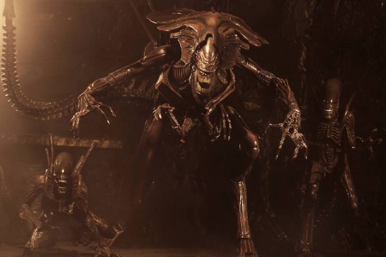 NECA Toys Alien: Resurrection - Alien Queen Figure In-Packaging