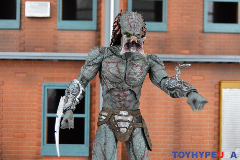 NECA Toys Predator 2018 Movie - Deluxe Armored Assassin Predator Figure ...