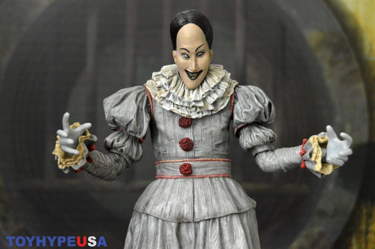 NECA Toys IT 7" Scale Ultimate "Dancing Clown" Pennywise Figure Review