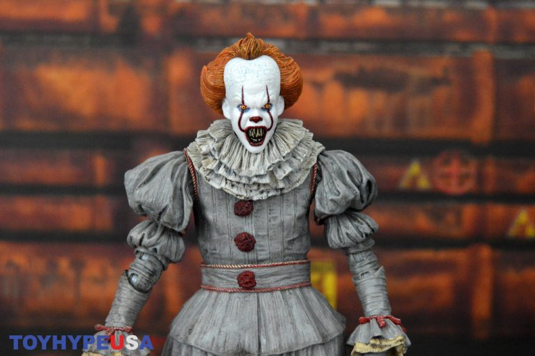 NECA Toys IT 7" Scale Ultimate "Dancing Clown" Pennywise Figure Review