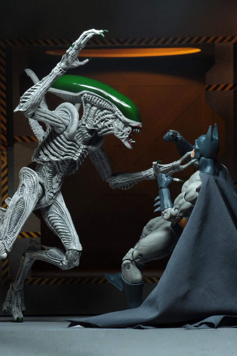 NECA Toys New York Comic-Con 2019 Exclusive - Batman & Alien Figures 2-Pack
