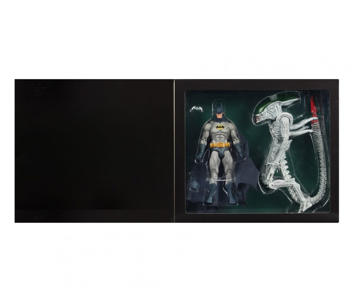 NECA Toys New York Comic-Con 2019 Exclusive - Batman & Alien Figures 2-Pack