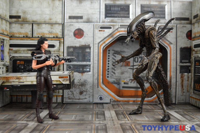 NECA Toys Alien 3 Creature Pack, Alien: Resurrection Ripley 8 ...