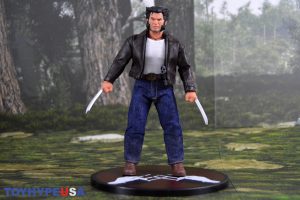 Mezco Toyz One:12 Collective Logan Figure Review