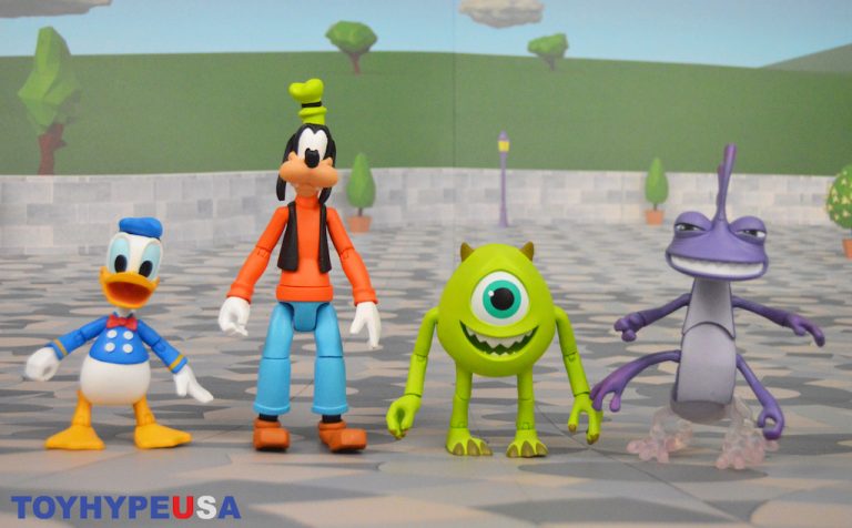 Disney Store Exclusive - Disney & Pixar Toy Box Goofy, Donald Duck ...