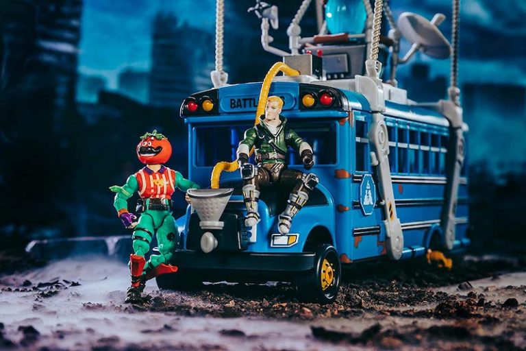 Jazwares Fortnite 4" Battle Bus Deluxe With Recruit Jonesy & Exclusive ...