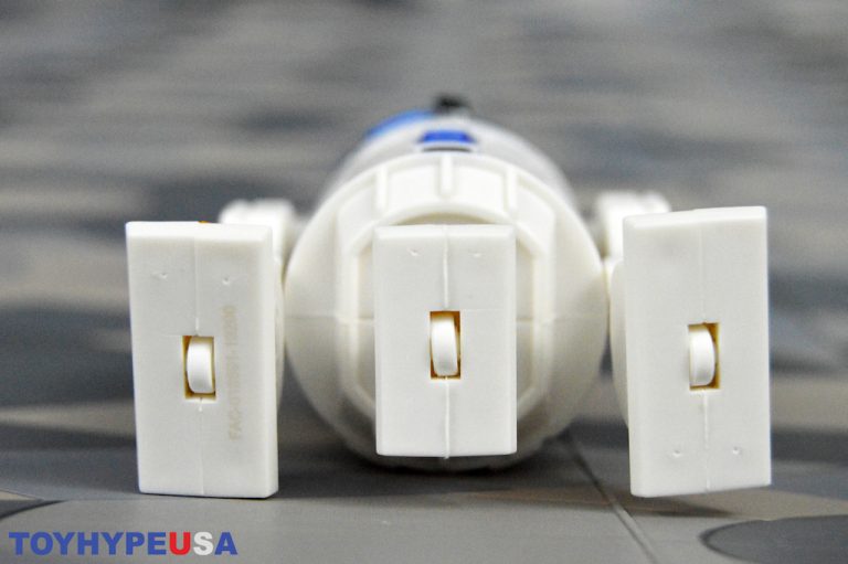 Disney Store Exclusive - Star Wars Toy Box C-3PO & R2-D2 Figure Set ...