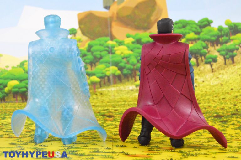 Disney Store Exclusive Marvel Toy Box Avengers Gift Set Review