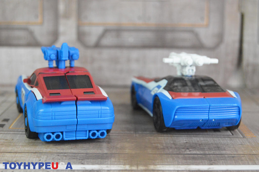 Hasbro Transformers War For Cybertron: Earthrise Smokescreen Figure Review