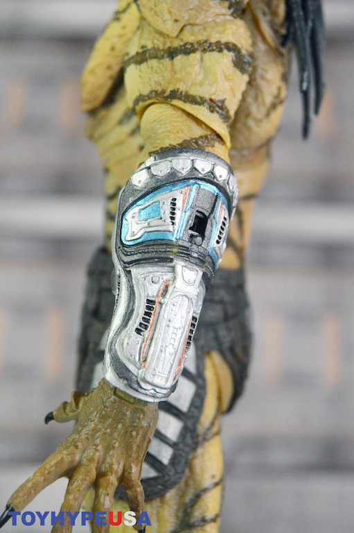 NECA Toys The Predator - Ultimate Unarmored Assassin Predator Figure Review