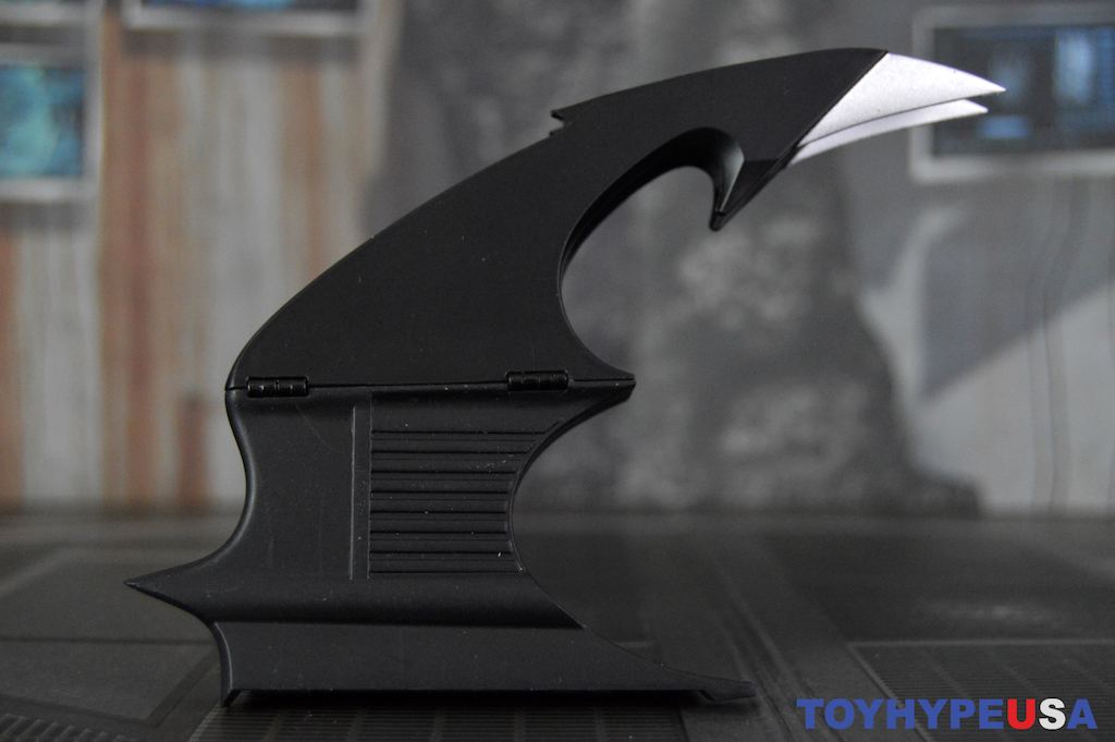 NECA Toys Batman 1989 Life Size Batarang Replica Review