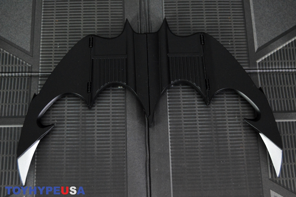 NECA Toys Batman 1989 Life Size Batarang Replica Review