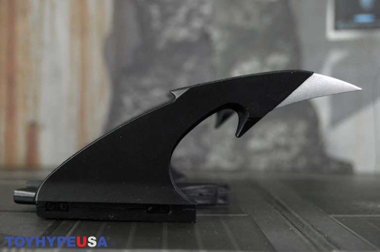 NECA Toys Batman 1989 Life Size Batarang Replica Review