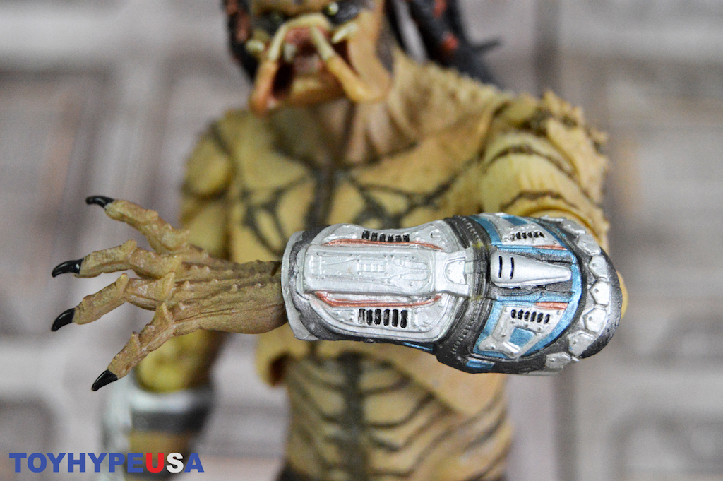 NECA Toys The Predator - Ultimate Unarmored Assassin Predator Figure Review