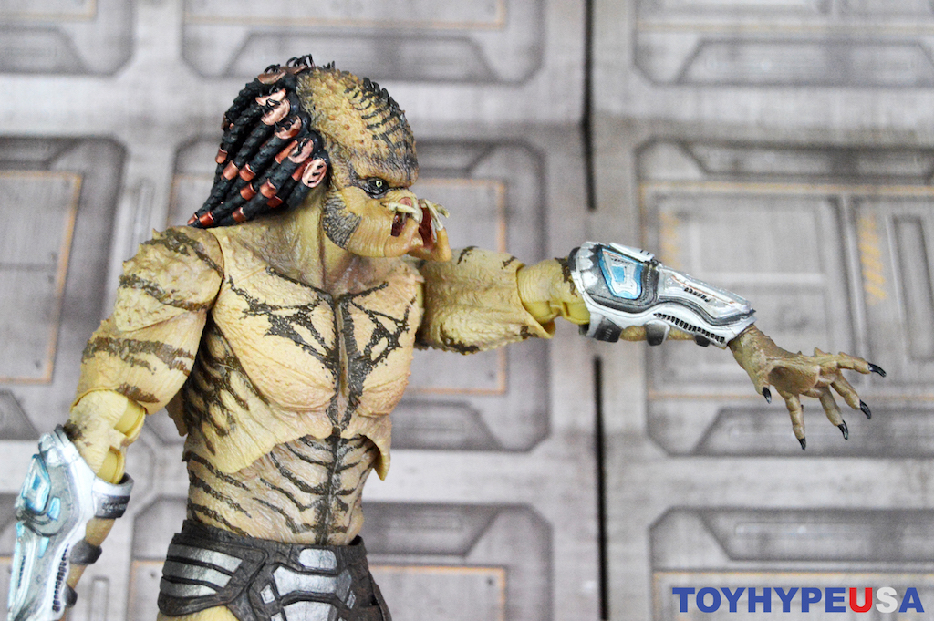 NECA Toys The Predator - Ultimate Unarmored Assassin Predator Figure Review