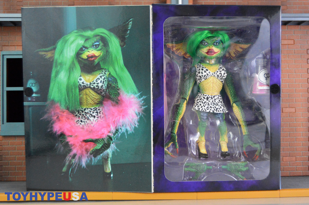NECA Toys Gremlins 2: The New Batch - Greta Ultimate Figure Review