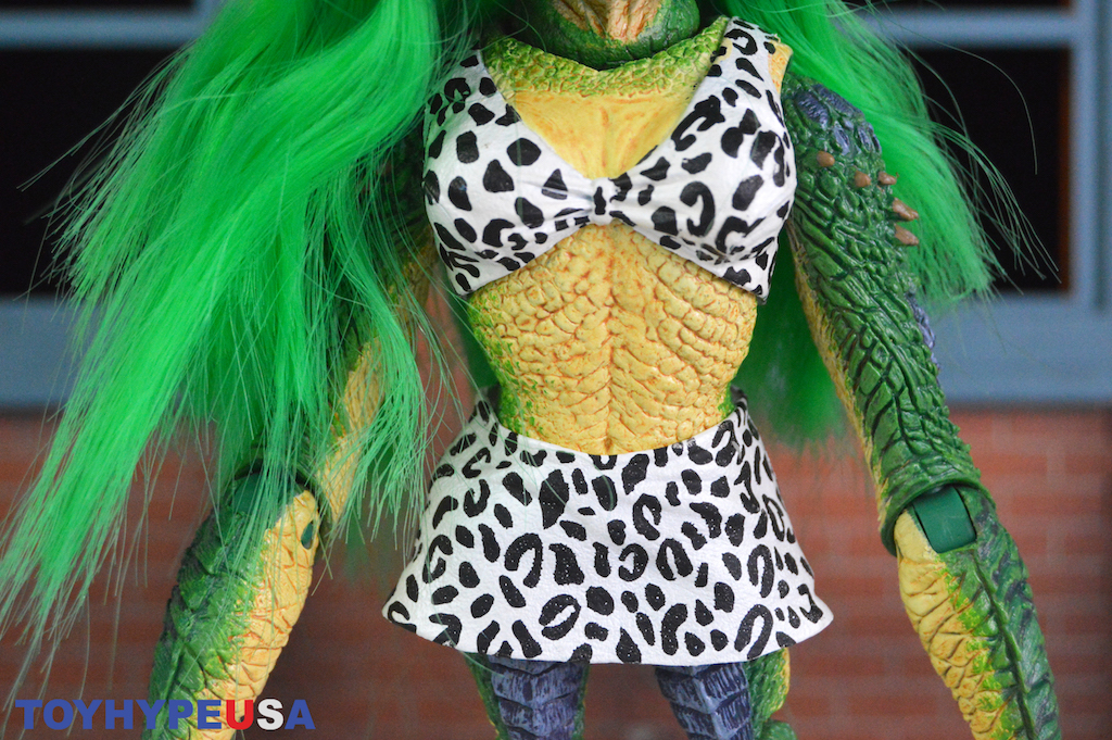 NECA Toys Gremlins 2: The New Batch - Greta Ultimate Figure Review
