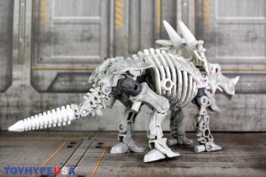 Hasbro Transformers War for Cybertron: Kingdom Ractonite Figure Review