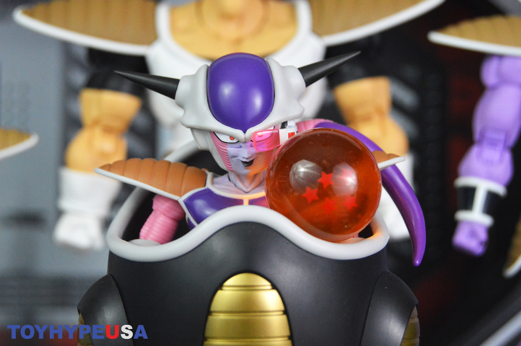 Tamashii Nations S.H. Figuarts Dragon Ball Z First Form & Frieza Pod ...