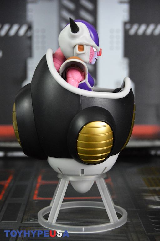 Tamashii Nations S.H. Figuarts Dragon Ball Z First Form & Frieza Pod ...