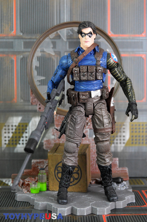 Diamond Select Toys Marvel Select - Disney Store Exclusive Captain ...