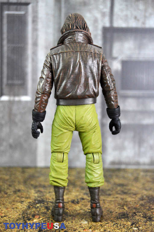 NECA Toys The Thing Ultimate MacReady Outpost 31 Figure Review