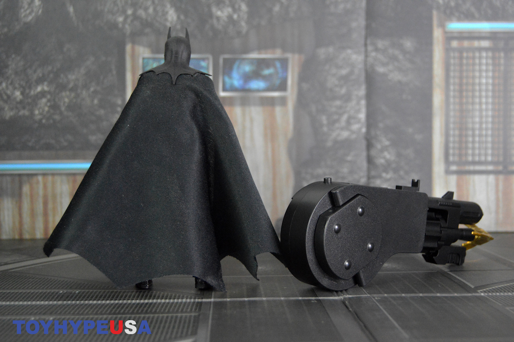 NECA Toys Batman 1989 Movie Grapnel Launcher Replica Review