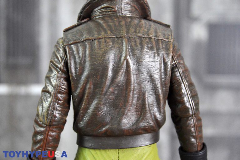 NECA Toys The Thing Ultimate MacReady Outpost 31 Figure Review