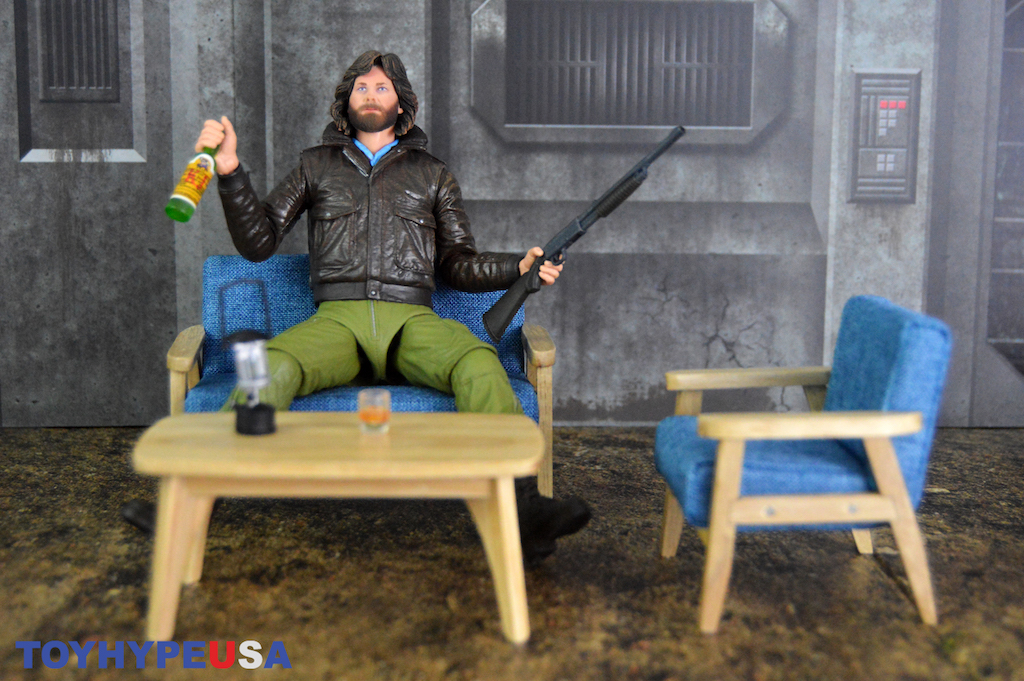 NECA Toys The Thing Ultimate MacReady Outpost 31 Figure Review